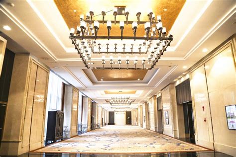 【新希望高新皇冠假日酒店婚宴价格菜单档期图片】宴会帮
