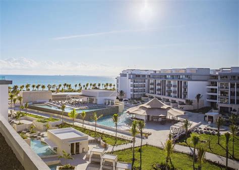 Majestic Elegance Costa Mujeres Resorts Daily