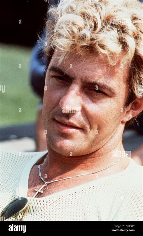 Flodder Eine Familie Zum Knutschen Mutter Flodder Wird Mit Ihrer