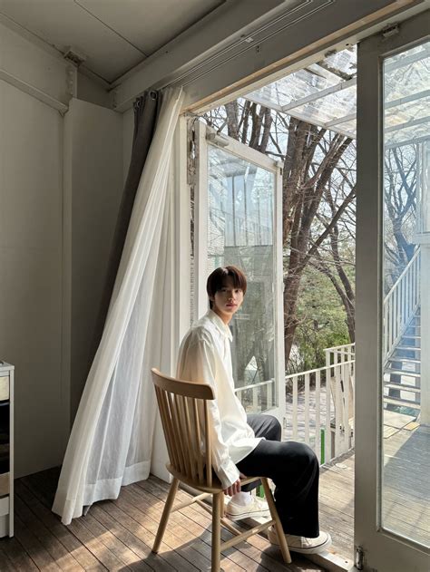 Tws Community Posts 42분들 안녕하세요 유 입니다 이 사진의 제목은 어 불렀어 입니다 그리고 성년의 날