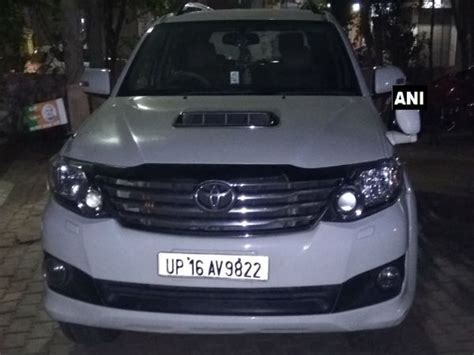 Up Bjp Mla Nandkishore Gurjar Attacked By Miscreants In Sahibabad