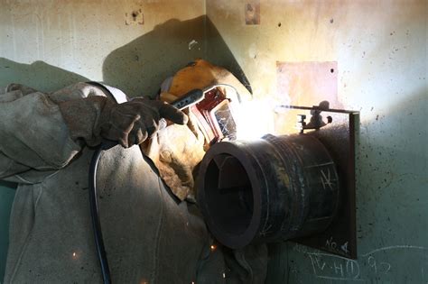 電気事業法や高圧ガス保安法など様々な法規に対応した製缶品製作