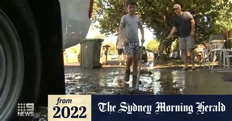 Video Queenslands Mud Army Returns To Tackle Flood Devastation