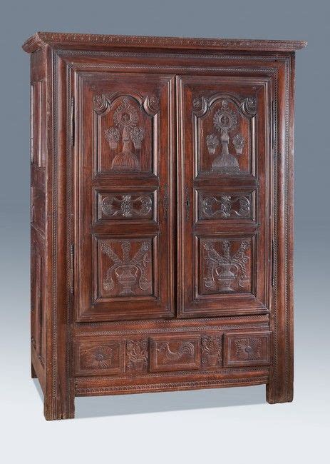 ARMOIRE dite de sacristie rectangulaire en chêne
