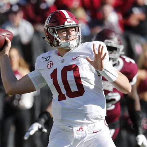 Nick Saban Qb Mac Jones Has To Be Lead Dog In Place Of Injured Tua