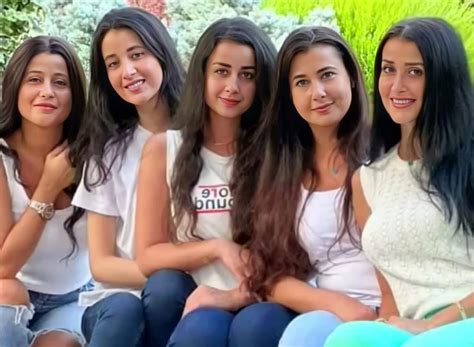 الفنانة الشابة روعة السعدي مع شقيقاتها منوعات وكالة رم للأنباء