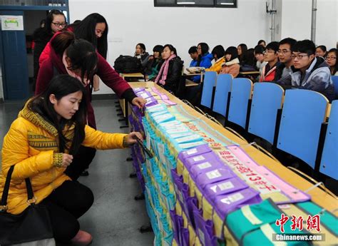 수업시간 핸드폰 격리조치 각광