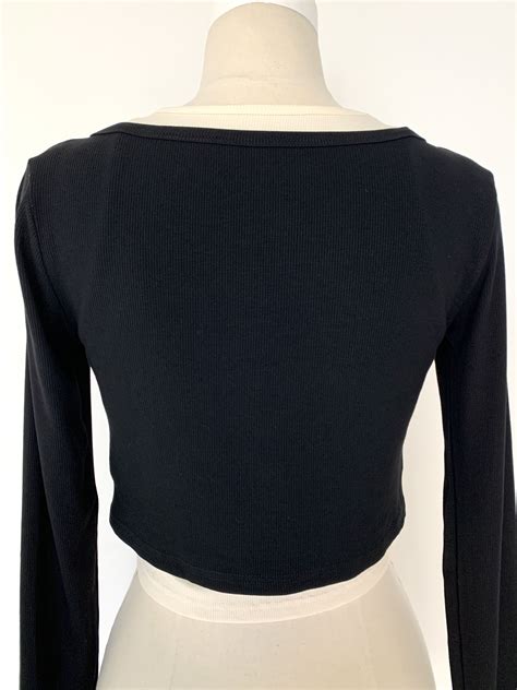 하프닌 세트구성2colors 새미 버클 트임 라운드넥 여리 슬림핏 긴팔 티셔츠 화이트 홀터 탑 크롭티 데일리 Y2k 캐주얼 투피스