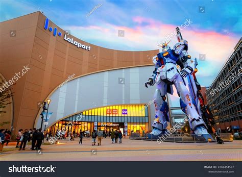 A New Life Size Gundam Statue Is Coming To Japan Hypebeast 43 OFF