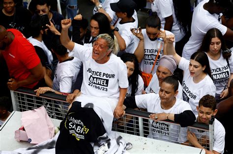 Mort De Nahel Troisième Nuit De Violences En France Des Centaines D