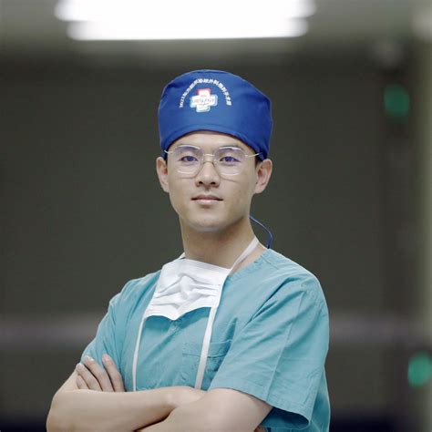症状及患病时长： 医生你好 ，我有右边肾有个错构瘤子aml， 定期复查五年多了 从一点几厘米长到两点几厘 就医及用药情况： 无 需要解答的