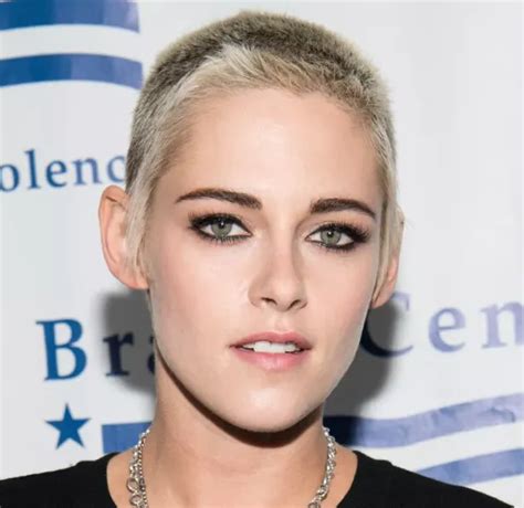 20 Best Kristen Stewart Short Hair Looks Hair System