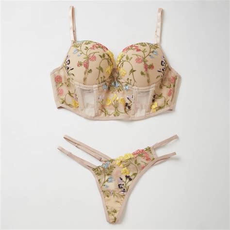 Set De Lenceria De 2 Piezas Con Detalles De Flores Bombon Rojo