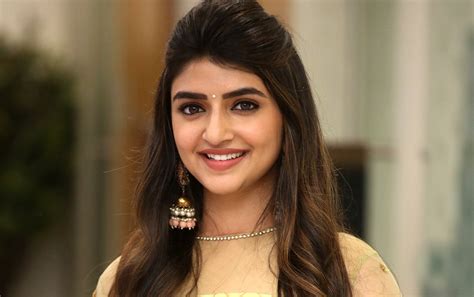 Young Heroine Opens Up On Romance With Senior Hero - Telugu Rajyam