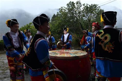 هنر تِنگ لوئو قوم دونگ