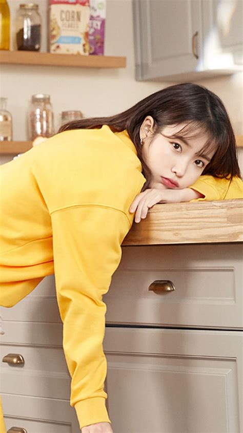 아이유 뉴발란스 New Balance 폰 배경화면 And 잠금화면 40장 Aktris Aktor Penyanyi