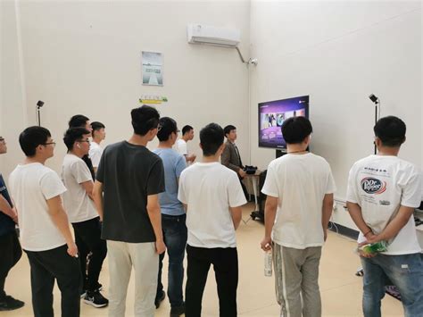 我校开展研究生心理健康教育讲座 湖北汽车工业学院研究生院