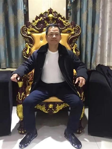 洗米華踩著崩牙駒成小賭王事後翻臉不認人用3000萬打發恩人 每日頭條