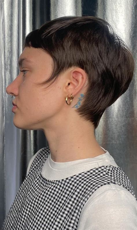 22 Pixie Haircuts For Thick Hair Cool Brunette Micro Fringe Pixie Cut