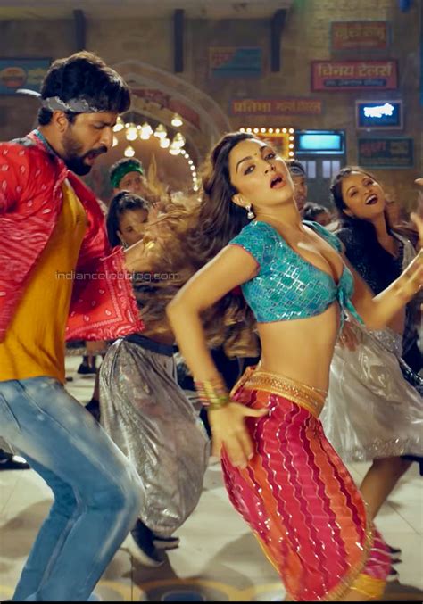 Kiara Advani Hot Sexy Cleavage Vicky Kaushal Movie Stills Hd Caps