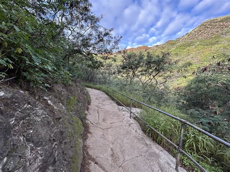 Hiking The Diamond Head Trail Lēʻahi In Waikīkī On Oʻahu — Noahawaii
