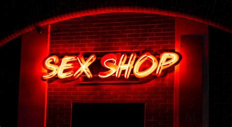 Bordeaux Il Meurt Dans Les Toilettes Dun Sex Shop à Seulement 37 Ans