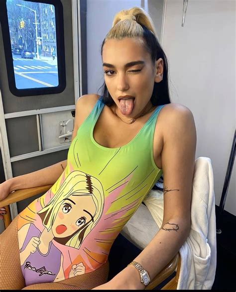 Dua Lipa Scrolller