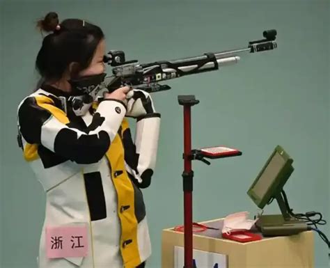 泪目！中国24岁奥运冠军女神回归：3年沉浮变清华研究生再冲奥运