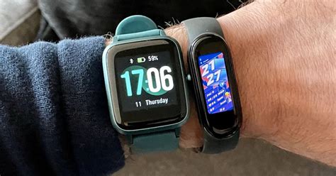 5 Perbedaan Smartwatch Dan Smartband Mana Pilihanmu
