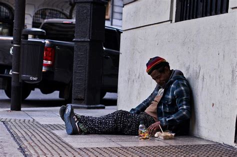 População em situação de rua aumenta na cidade mas as pessoas