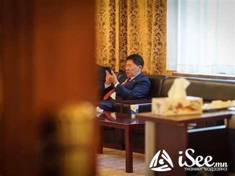 Б Дэлгэрсайхан Нийтийн тээврийн компаниуд шантааж хийж шинэ