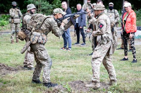 В Киеве начали военные учения для жителей что входит в подготовку
