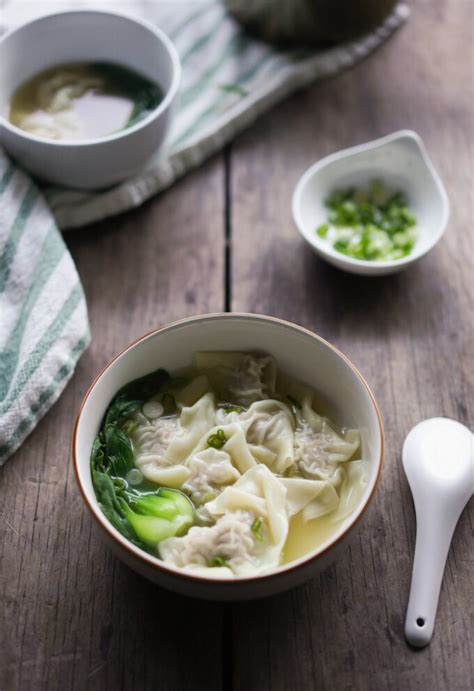 Wonton Soup Recipe Quick And Easy Hungry Huy