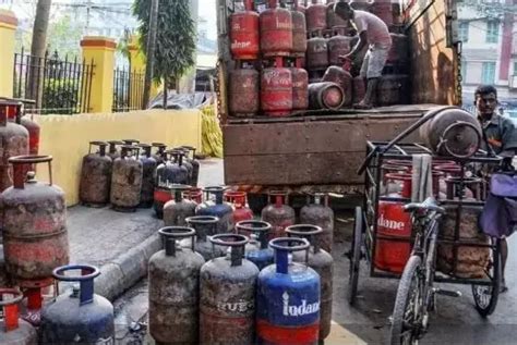 Rs 100 Drop In Commercial LPG Domestic Gas Unchanged IOCL Raises ATF