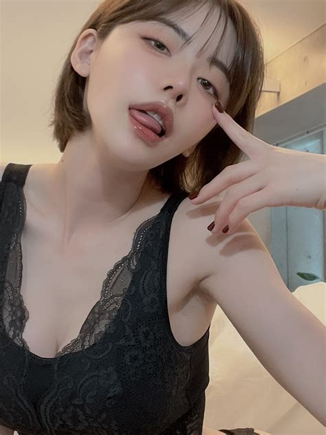 深田咏美深田えいみEimi Fukada on Twitter FUKADA0318 恶魔的诱惑喜欢就点赞看多少喜欢的