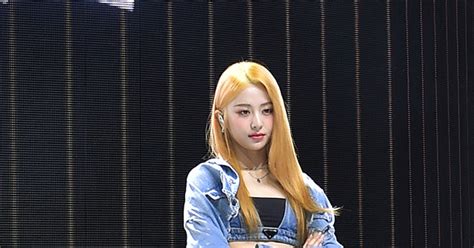 [st포토] 르세라핌 허윤진 매력 넘치는 금발