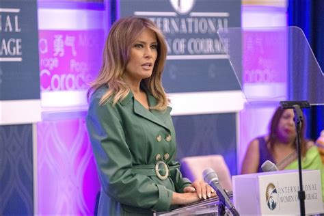 Melania Trump Y Su Estilo Como Primera Dama De Los Looks De Estética