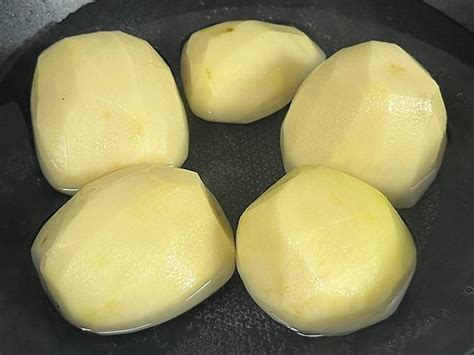 감자를 물에 바로 삶지 마세요 이렇게 하면 포슬포슬 분나는 감자 완성 텐꿀팁