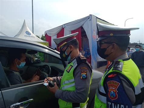 Penyekatan Terakhir Hari Ini 923 Kendaraan Diputar Balik MalangVoice