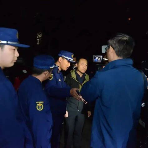 六安多部门突击夜查！通道