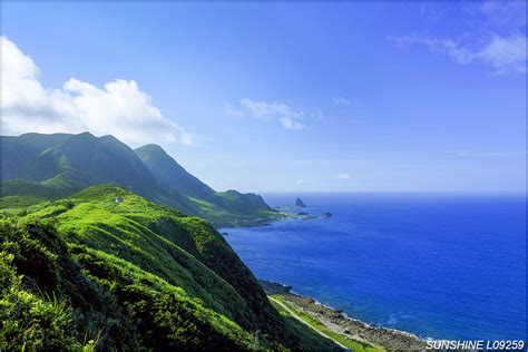 L09259 蘭嶼 台東縣 蘭嶼鄉 原住民 達悟族 環島公路 蘭嶼海岸 珊瑚礁海岸 饅頭岩 開元港 漁港 a photo on