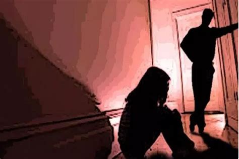 தங்கைக்கு பாலியல் வன்கொடுமை 15 வயது சிறுமியை கர்ப்பமாக்கிய அண்னன்