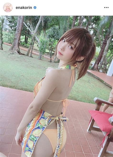 コスプレイヤー・えなこ、胸元あらわなドレス姿に「女神様！」「谷間に視線が釘付けです」の声（ザテレビジョン）