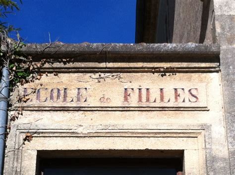 Ecole de Filles on était séparées des garçons re pinned by