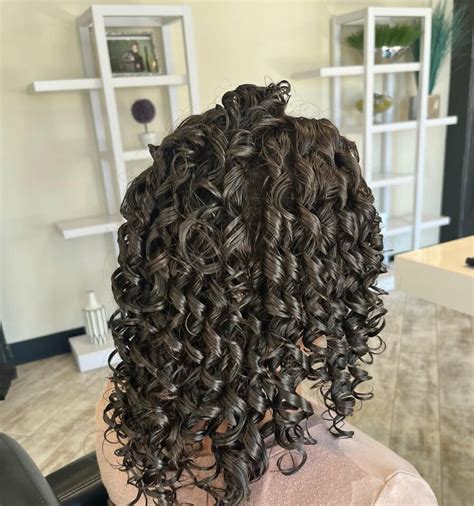 10 Spectacular Spiral Perms For Beautiful Bouncy Curls