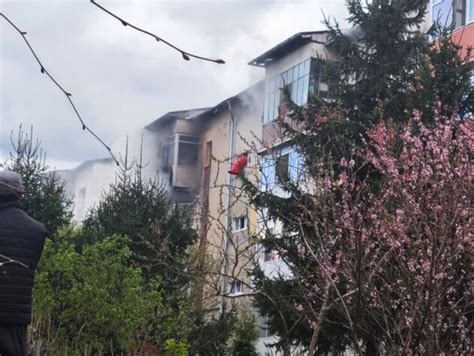 Explozie Urmată De Incendiu într Un Apartament Din Curtea De Argeș