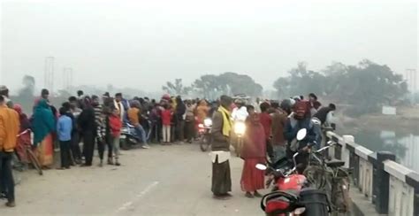 मधुबनी के कमला नदी में तैरते हुए एक अज्ञात व्यक्ति का शव मिलने से फैली