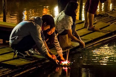 Survey Shows 40 91 Of Thais Plan To Have Sex On Loy Krathong Day Thaiger