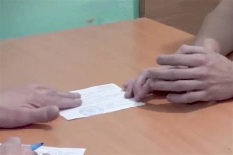 Арестованным за участие в незаконной акции в Петербурге вручили 144 повестки в военкомат Kp Ru