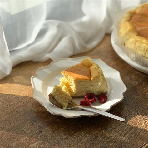 써니브레드 Sunny Bread 오늘의 라인업 ⠀ ⠀ 글루텐프리 저탄수 티라미수 더블 다크 초콜렛 케이크 당근케이크얼그레이 스콘 흑임자 스콘 잼 버터